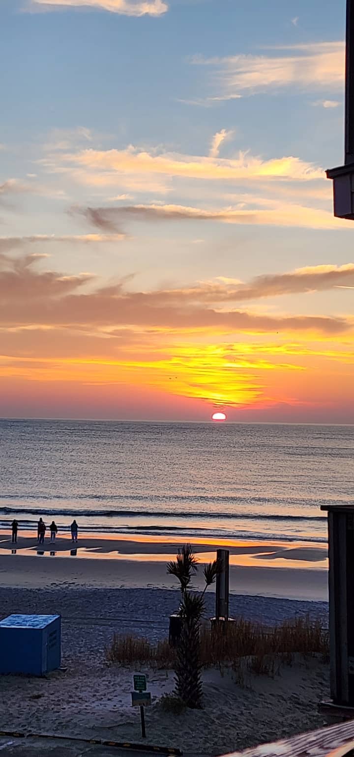 Oceanview Garden City Condo | Pool | Steps To Pier - Garden City, SC