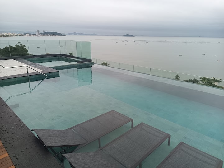 Frente Mar - Perto Do Beto Carrero - Brazil