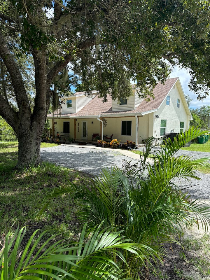 Ten Min From Port And Ksc 4 Br House Free Parking - Florida