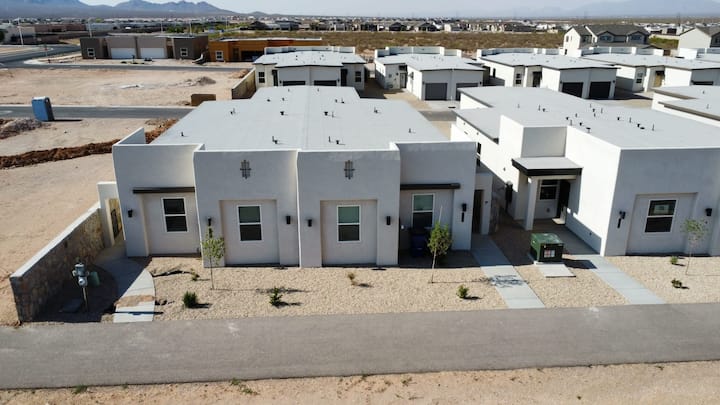 New Build Modern Full Town House - Las Cruces, NM