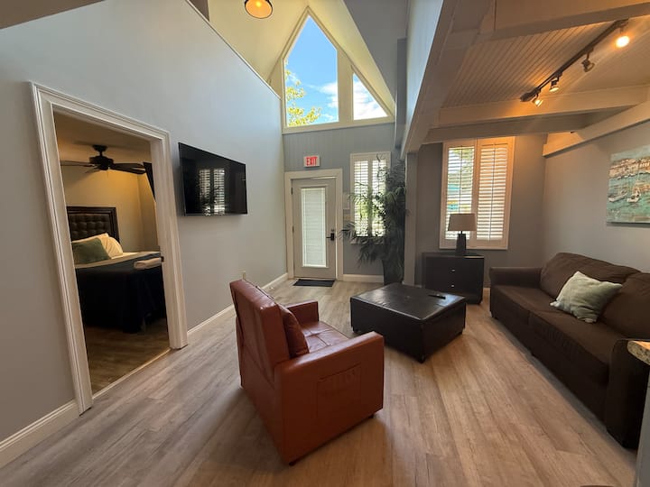 Harbour Square Suites Suite 2 - Put-in-Bay, OH