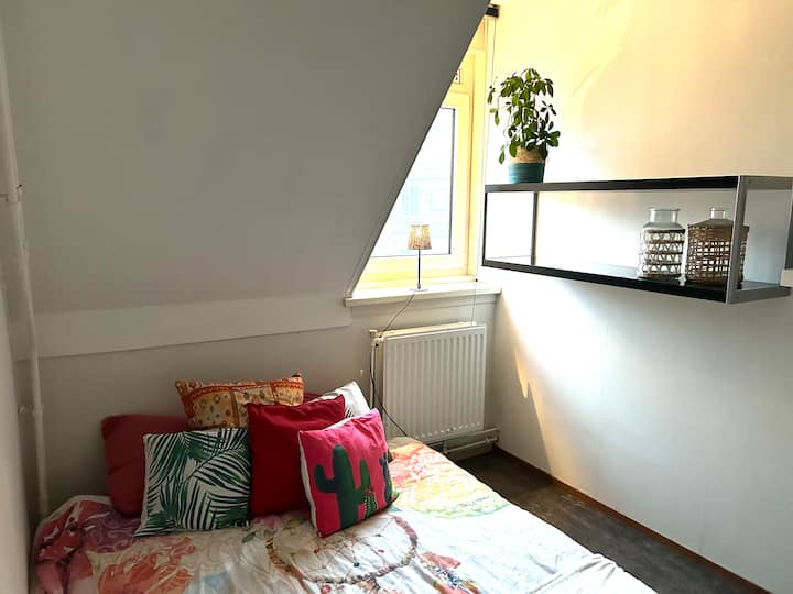 Kamer Dicht Bij Soenda Festival - Maarssen