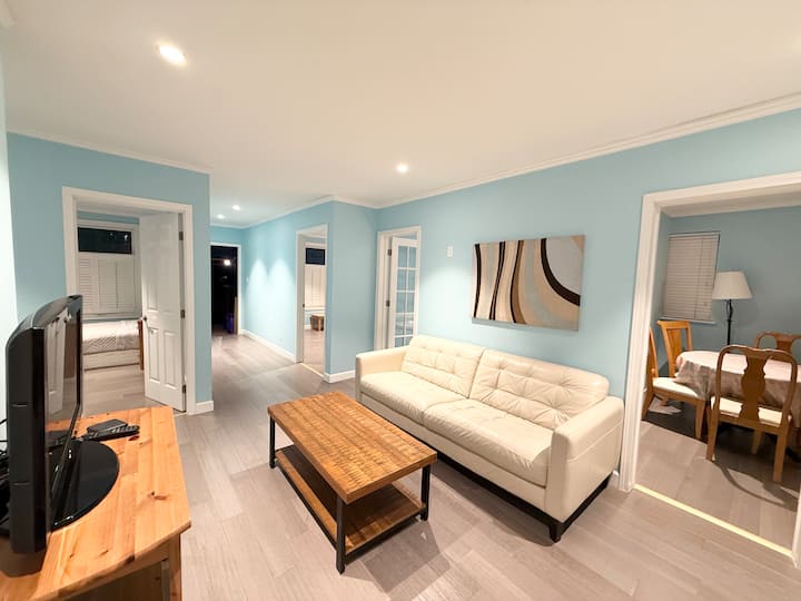 Spacious 4b House / Large Parking Lot Close To Dt - Bothell, WA