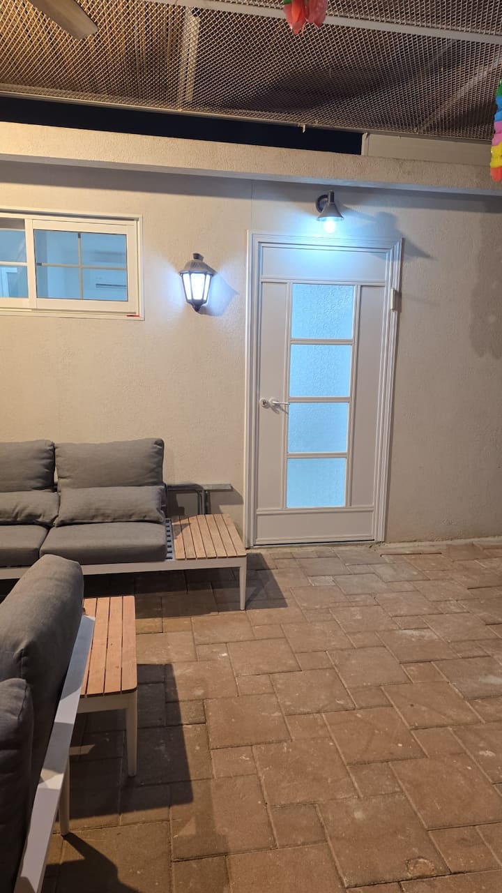 Yehud's Nest - Aeropuerto de Tel Aviv Ben Gurión (TLV)