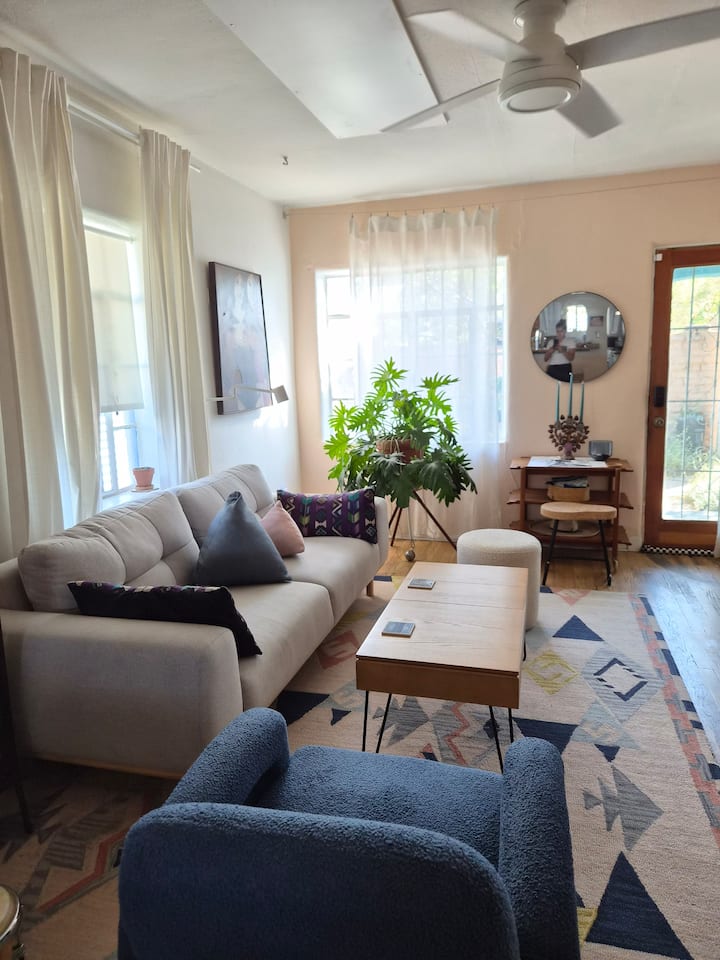 Cute Vintage Adobe In Downtown - Albuquerque, NM