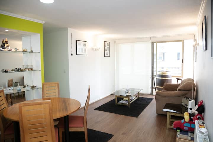 Apartamento En Los Jardines Wifi Y Estacionamiento - Las Condes