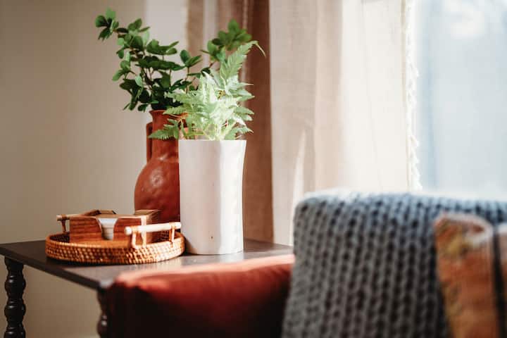 18ppl | Retreat Style Farmhouse Stay - Wisconsin Dells, WI