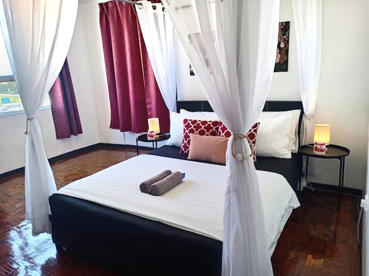 Theia Bayview Apartment | Couple Retreat - Port Dickson