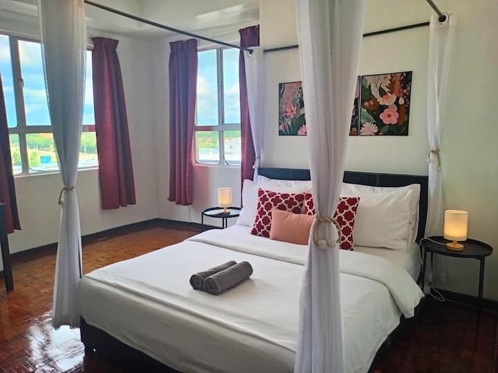 Theia Bayview Apartment | Couple Retreat - Port Dickson