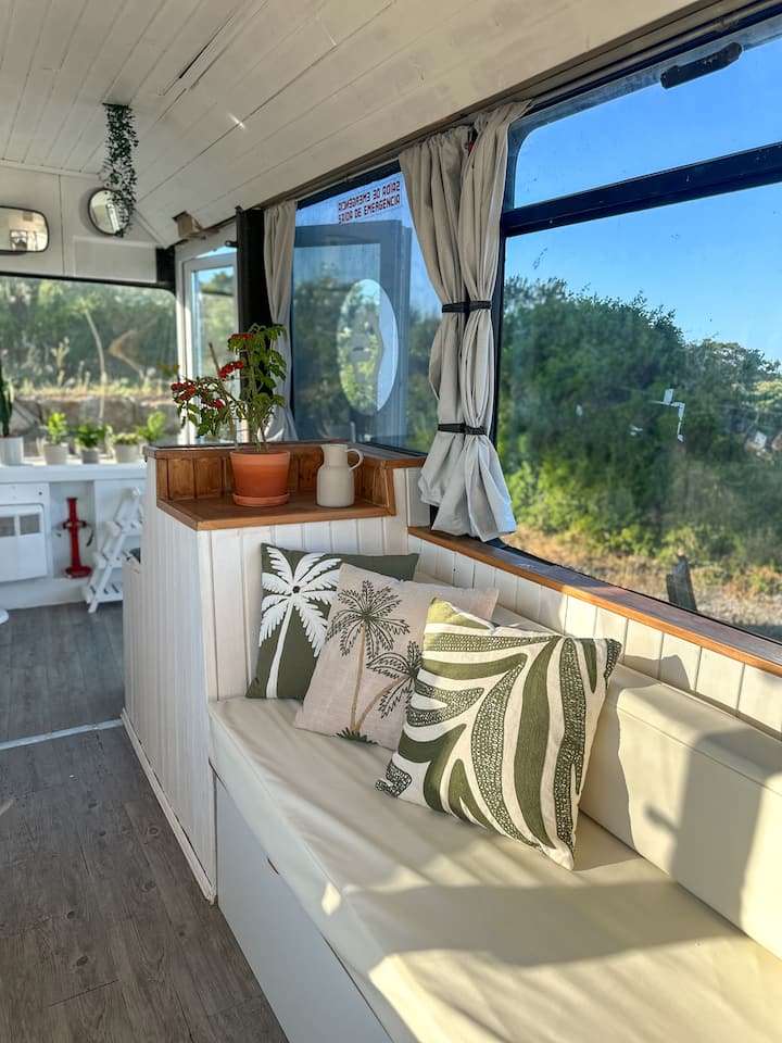 Ericeira Magic Bus With Jacuzzi - Mafra