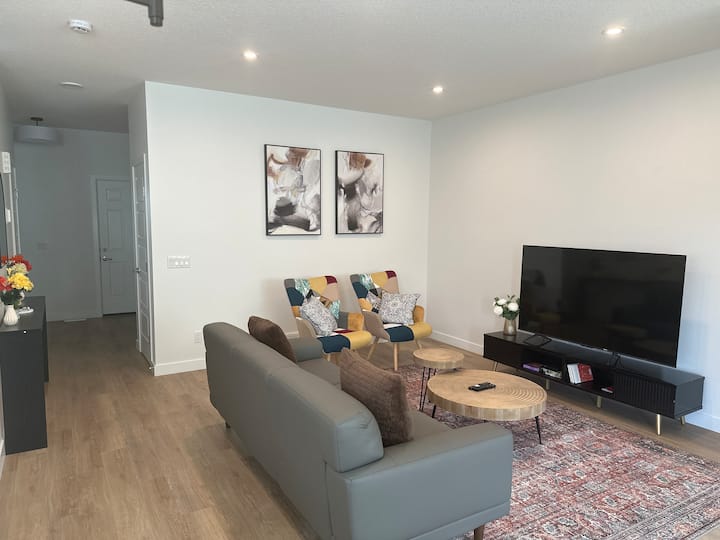 Brand New 3br House Yeg 15min | Free Parking - Edmonton