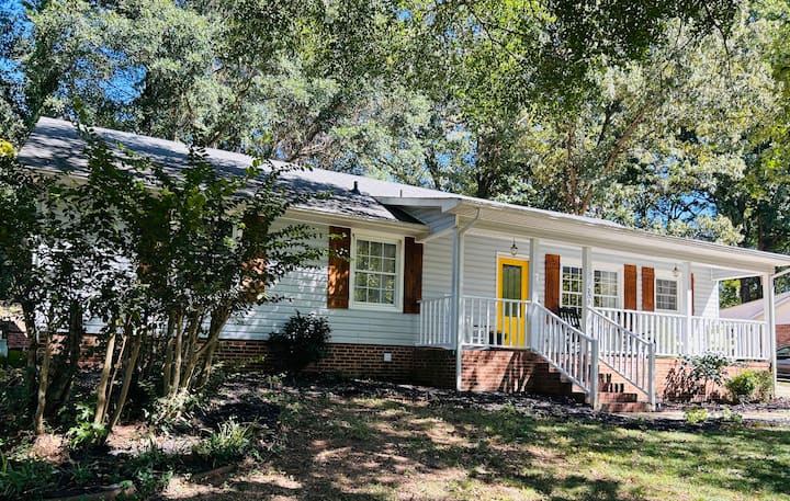 The Cozy Gray House - Camp Snoopy, Fort Mill