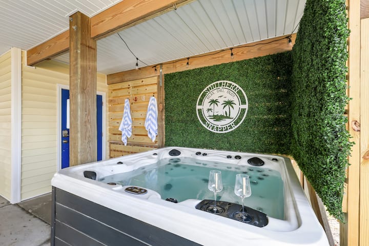 Ultimate Beach Escape: 4br, Hot Tub Oasis - Carolina Beach, NC