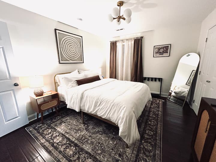 Modern Home With Yard & Tesla Charger, Next To Uc! - Kentucky