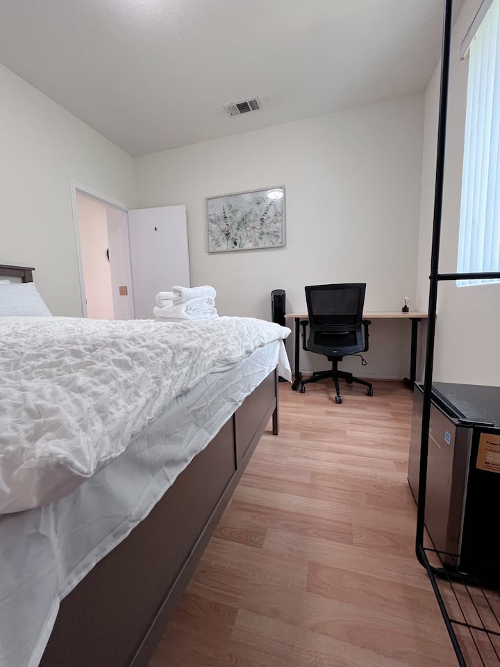 Rancho Room4 - Fontana, CA