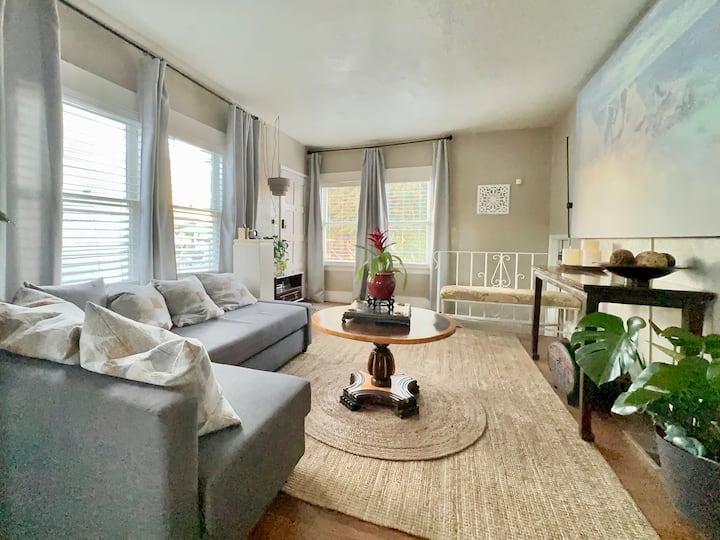 Self Contained Urban Retreat - San Leandro, CA