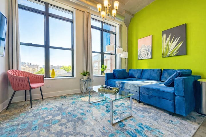 Comfy 2br | Skyline Views Near Mccormick & Museums - Englewood - Chicago