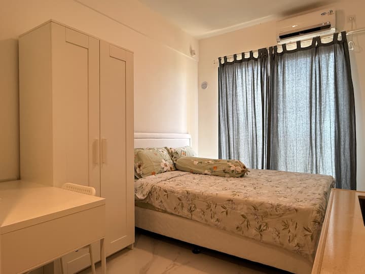 Calm & Comfy At Sky House Bsd - Jakarta