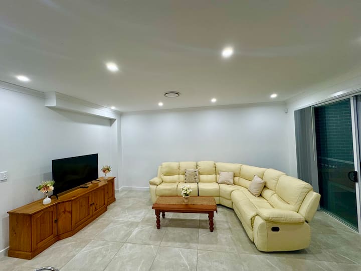 Luxury Home In Cabramatta - Fairfield