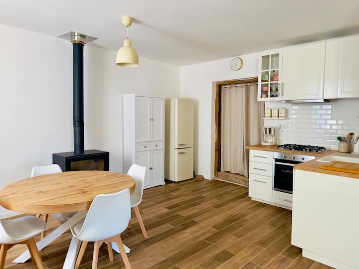 Bel Appartement Indépendant Avec Vue - La Couvertoirade
