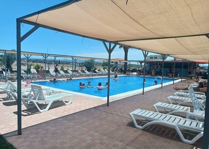 Küçük Köyda Yüzme Havuzu  Güvenli Tatil Evi - Ayvalık