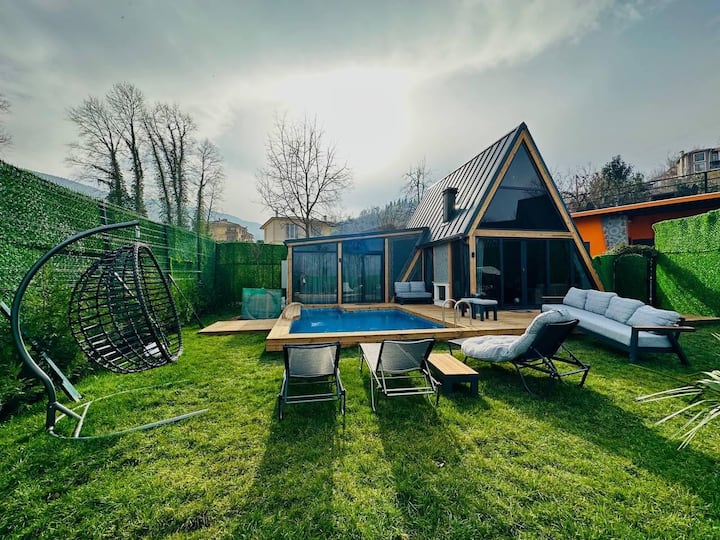 Premium-3 Muhafazakâr Havuzlu Bungalov - Sapanca