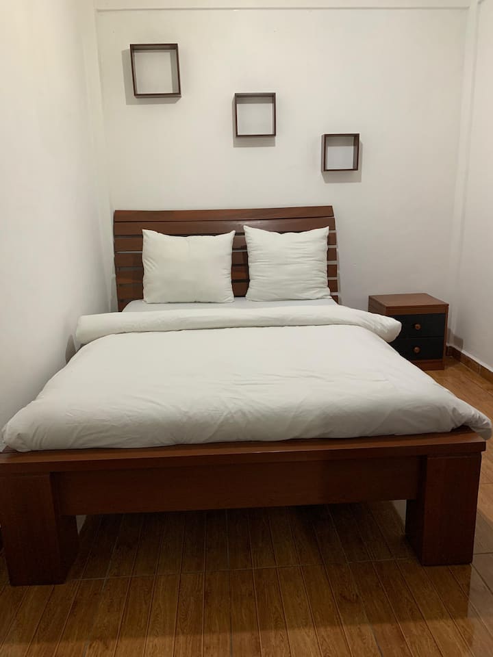 Coup De Cœur Vers Xaviera Hôtel Quartier Tropicana - Yaoundé