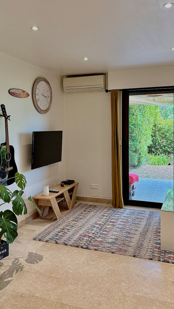 Charmant Studio -Ac -Piscine -Terrasse -Parking - Mandelieu-la-Napoule