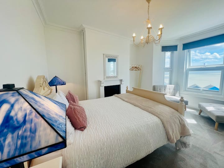 Stunning Walton Beach House Next To The Pier - Walton-on-the-Naze