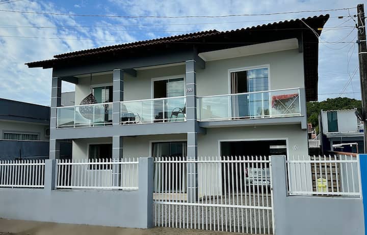 Andar Térreo Com 3 Quartos Em Piçarras - Brazil