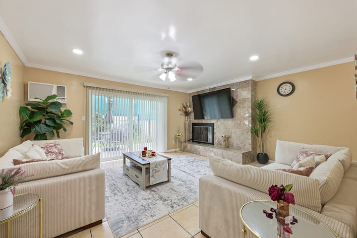 Spacious 3br With Parking – Quiet El Cajon Oasis - Santee, CA