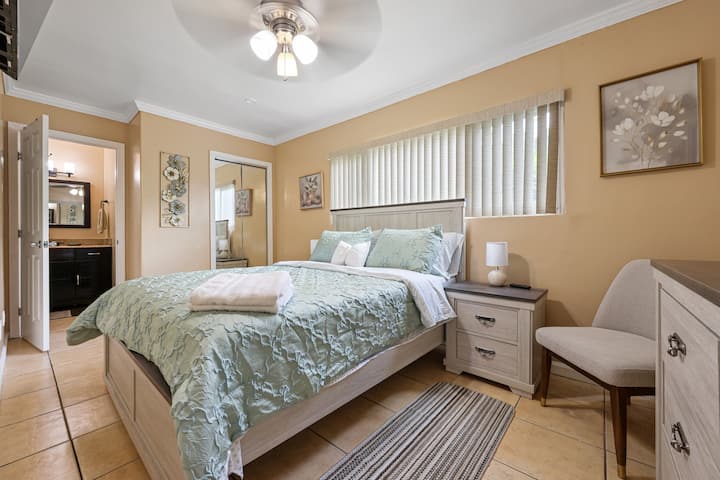 Spacious Private 3br | Free Parking | Pure Oasis - El Cajón, CA