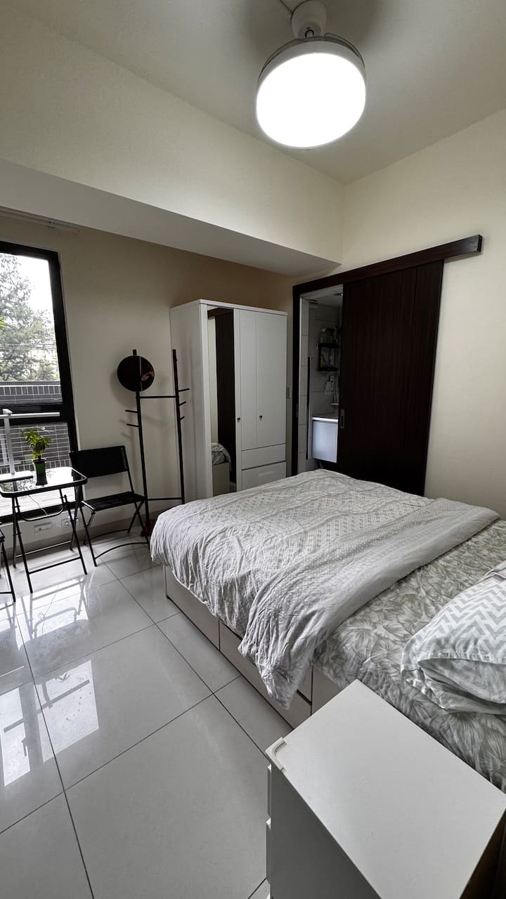 捷運站出口，全新3房1～6人包棟，平面停車位，洗烘衣機，ro逆滲透膜飲水，掃拖地機，音響設備，大露台 - Kaohsiung City