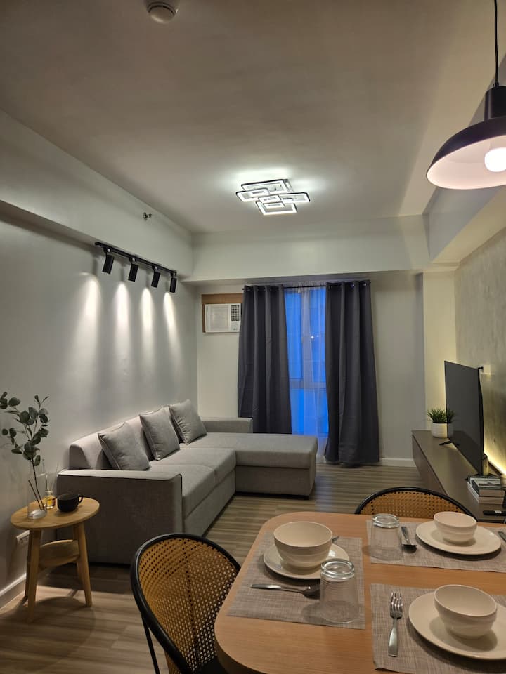 Modern Luxury 1br Unit In It Park - Avida Riala - Cebu City