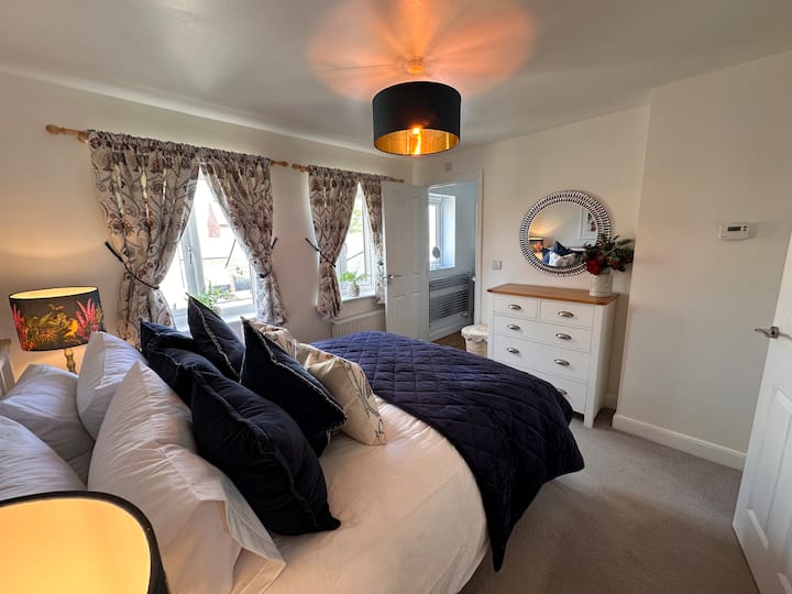 House In Carterton - Burford