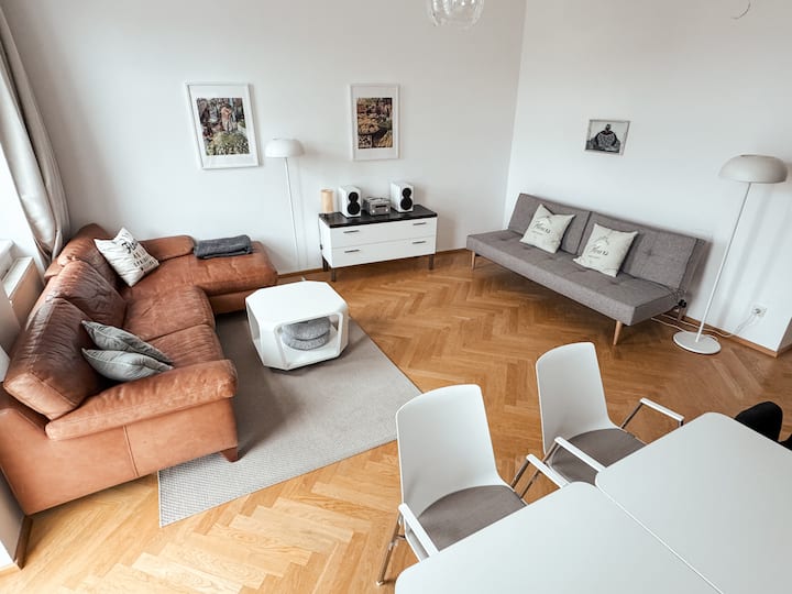 Helle Altbauwohnung Mit Balkon Nahe Akh - Vídeň