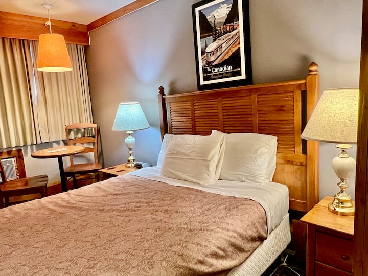 Comfy & Affordable - Renfrew