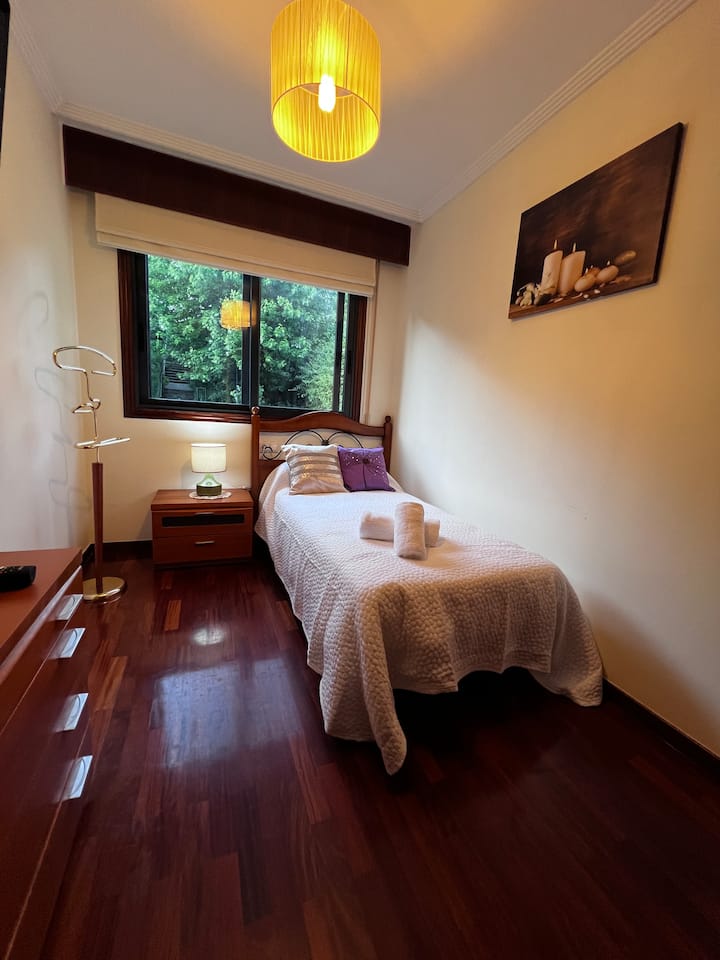 Habitación Nueva Con Ventanal - Vigo