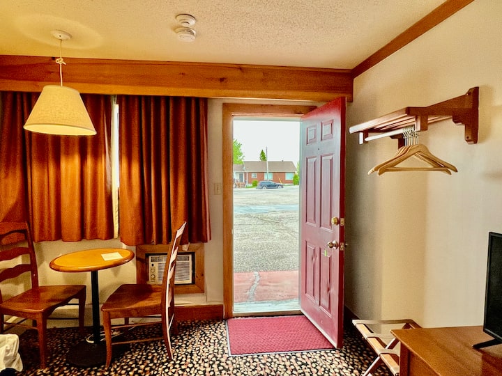 Stylish & Affordable - Renfrew