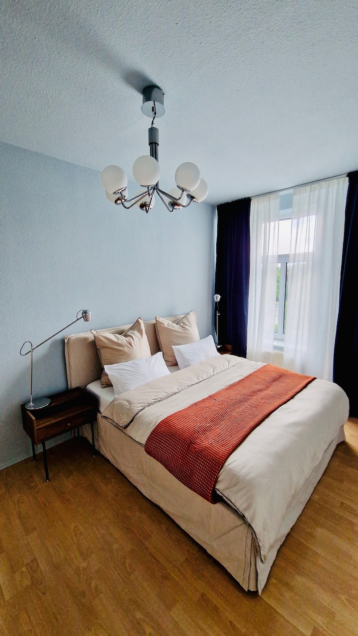 Stylish & Sunny Apt Near River - Leipzig