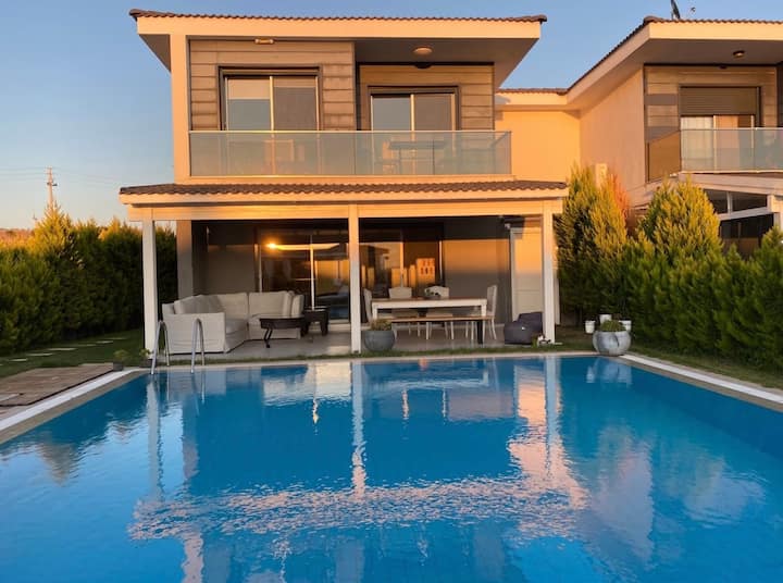 Reisderede öZel Havuzlu Villa - Çeşme