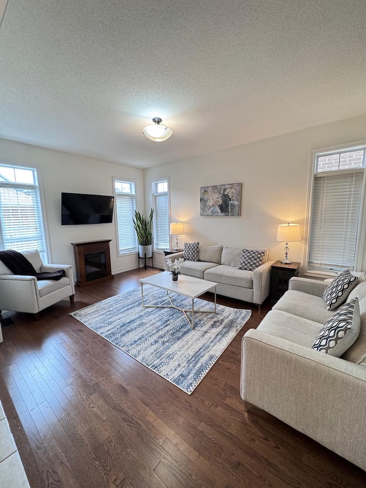 Cozy Kleinburg Home Near Yyz/wonderland - Vaughan