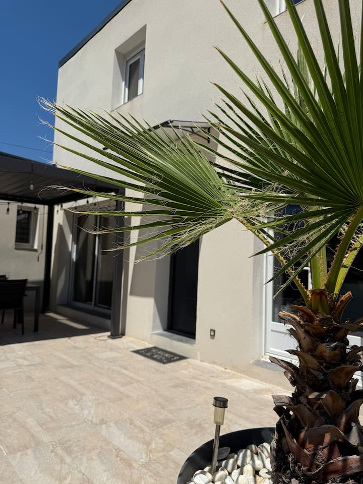Villa 8 Voyageurs Avec Piscine Et Jacuzzi - 아비뇽