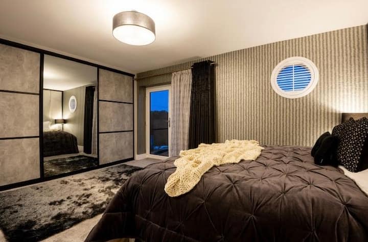 Waters Edge - Conwy Estuary - Conwy