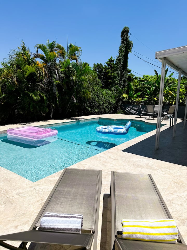 Casita With Pool, Laundry And Free Parking - Key Biscayne, FL