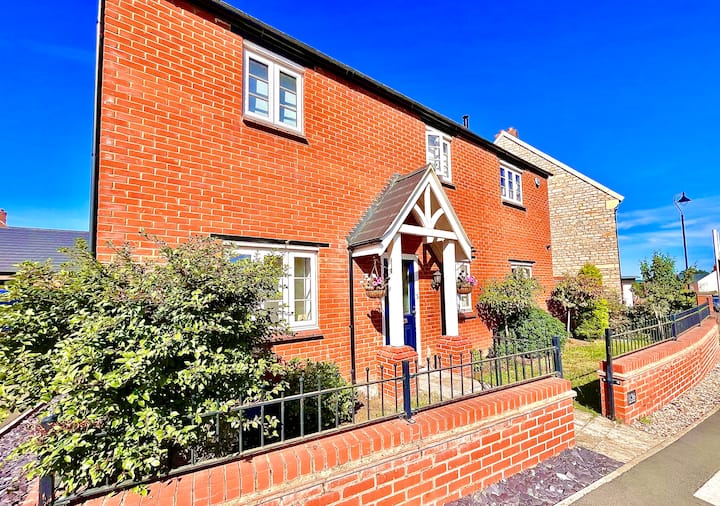 Large Home Close To Silverstone For F1/moto Gp - Towcester