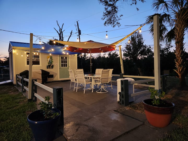 5 Minutes To The Beach. On Canal! Backyard Oasis - Englewood, FL