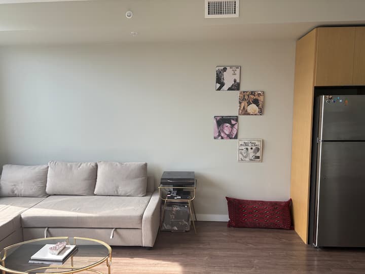 Spacious Studio In The Heart Of Downtown Bellevue - 벨뷰