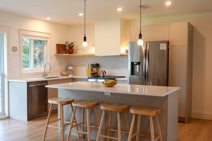 Jensen Beach Retreat: Beach, Boat, & Golf Min Away - Stuart, FL