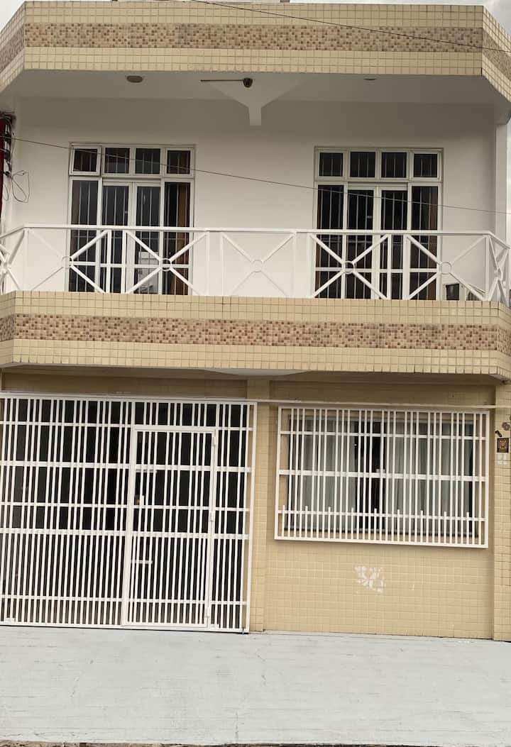 Casa Familiar Em Belém Do Pará Para Nove Pessoas - Belém